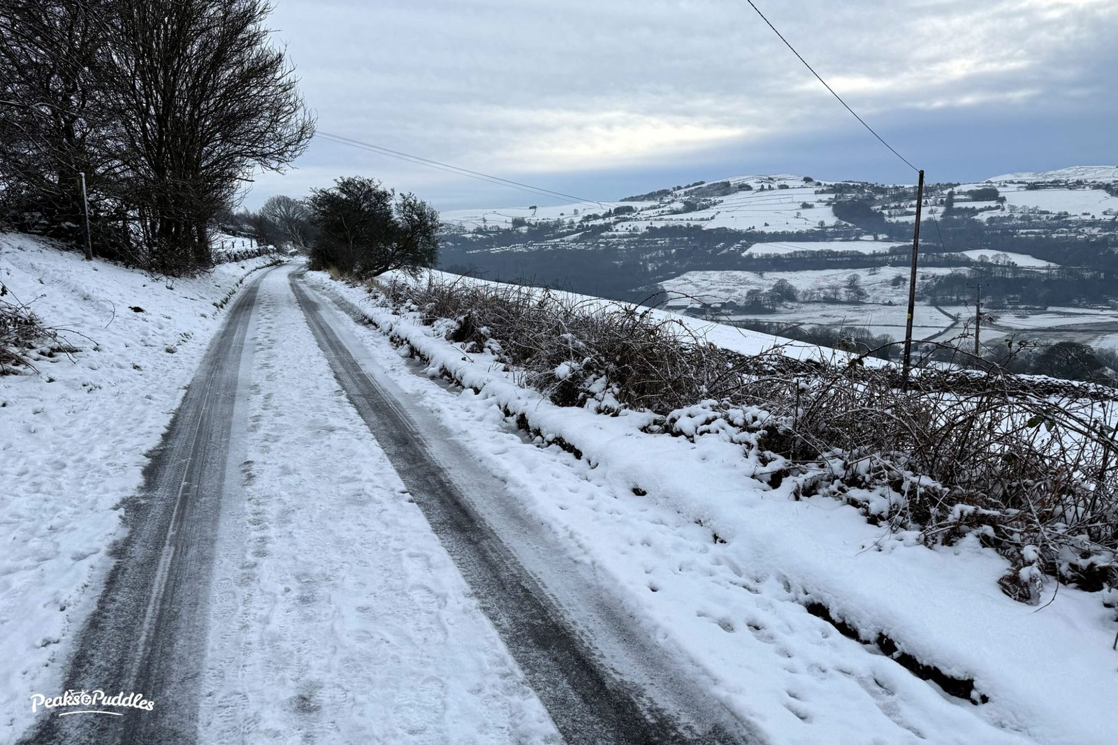White over the Peak: snow scenes from Eaves Knoll, New Mills • Peaks ...